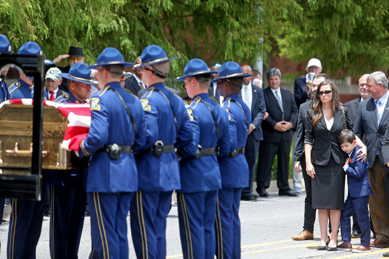 Final parade: Ex-Gov. Edwards carried to funeral site