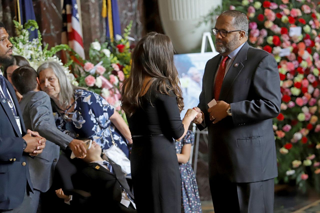 Goodbyes for Louisiana's flamboyant ex-Gov. Edwin Edwards