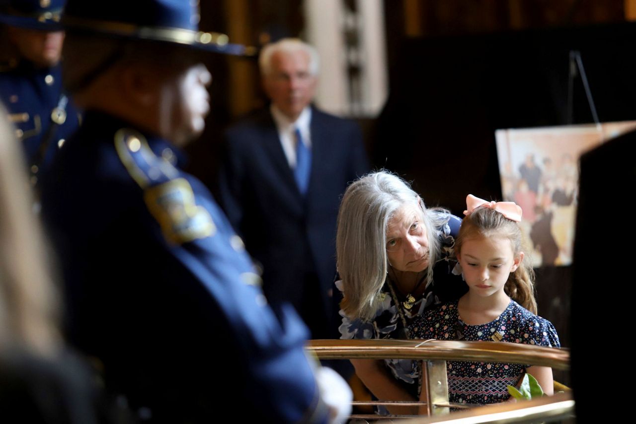 Goodbyes for Louisiana's flamboyant ex-Gov. Edwin Edwards