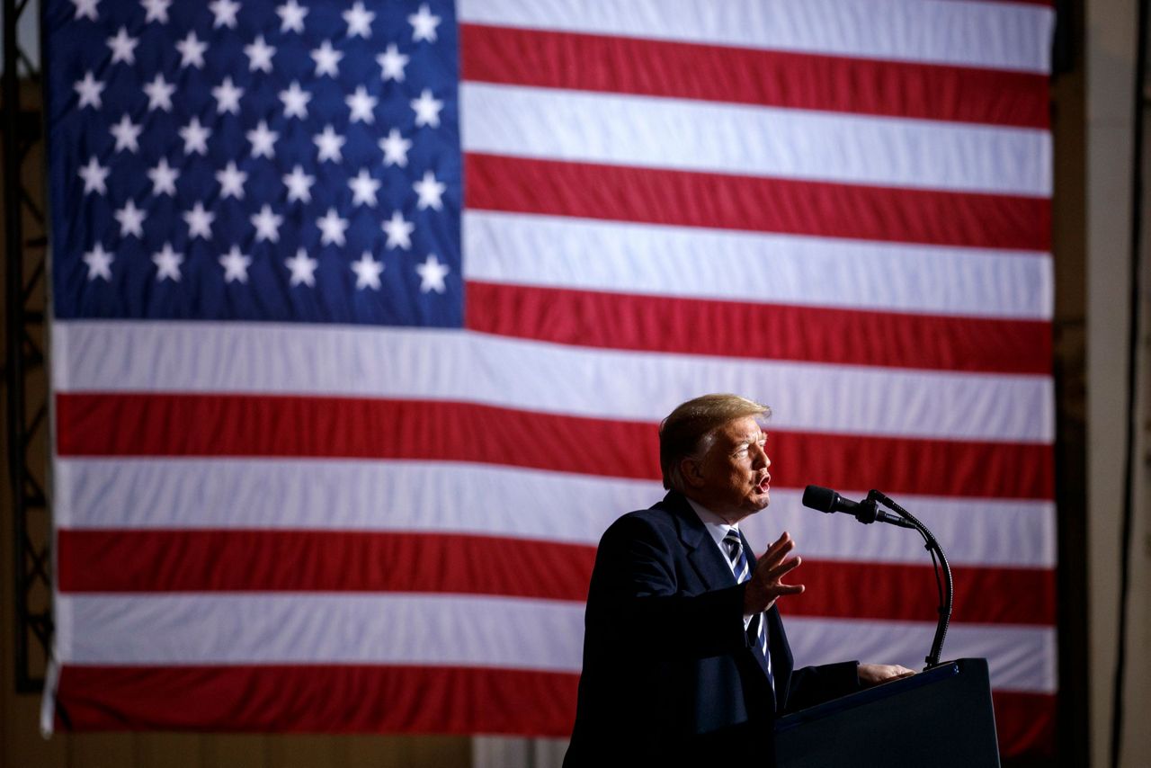 Trump takes immigration message to Missouri in rally blitz