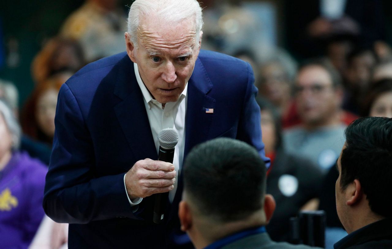 Democratic 2020 candidates vie for unions, Latinos in Nevada