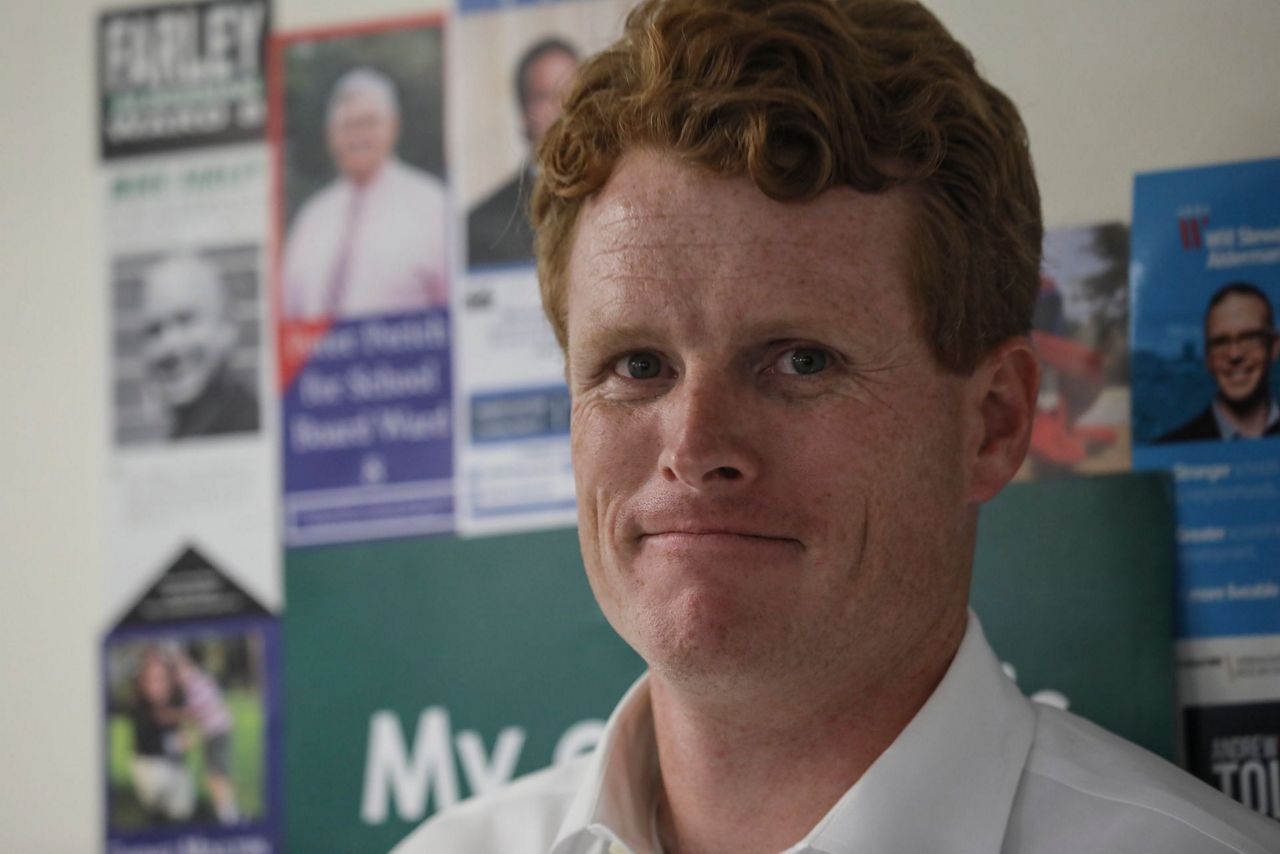 Kennedy stumps for Warren as he weighs challenging her ally