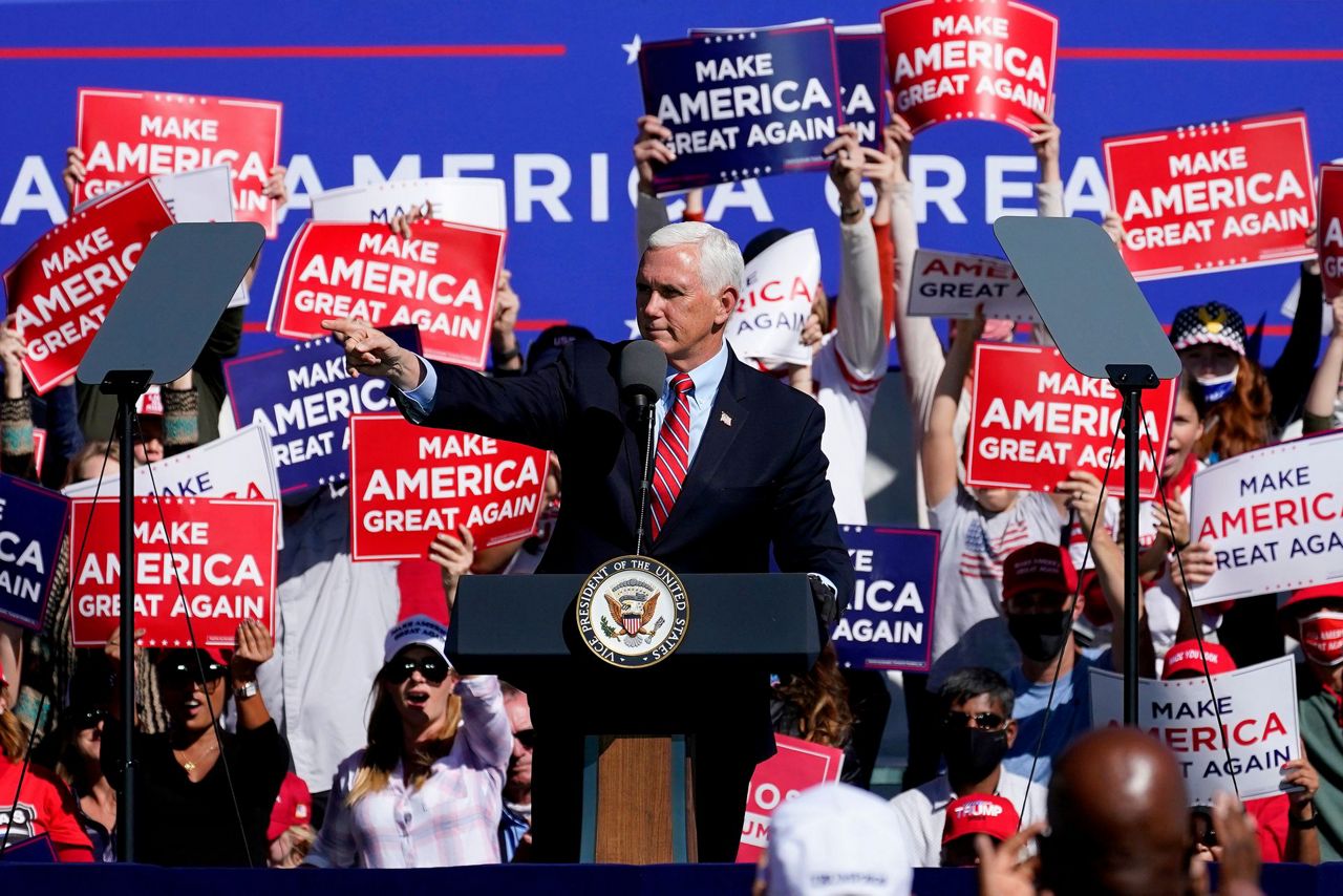 AP PHOTOS: Race enters final weekend before Election Day