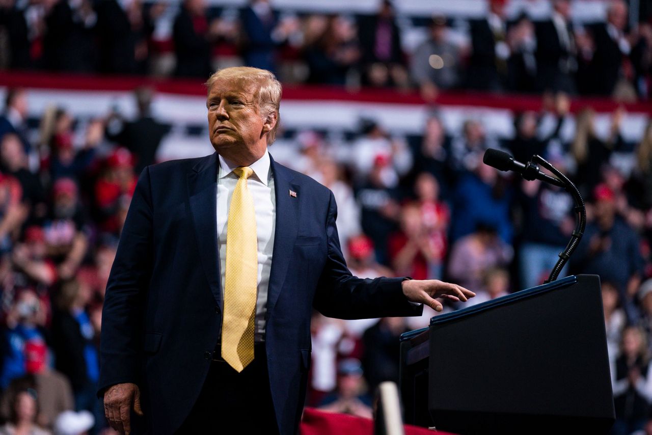 Trump's pitch to voters: Trust me, economy will soar in 2021