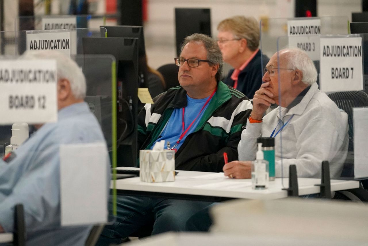 Democrats hold small but shrinking lead in key Arizona races