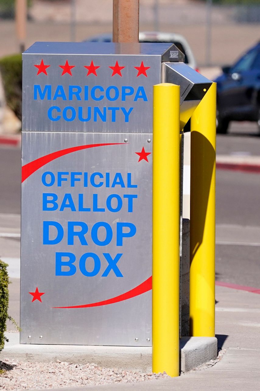 Feds concerned about armed people at Arizona ballot boxes