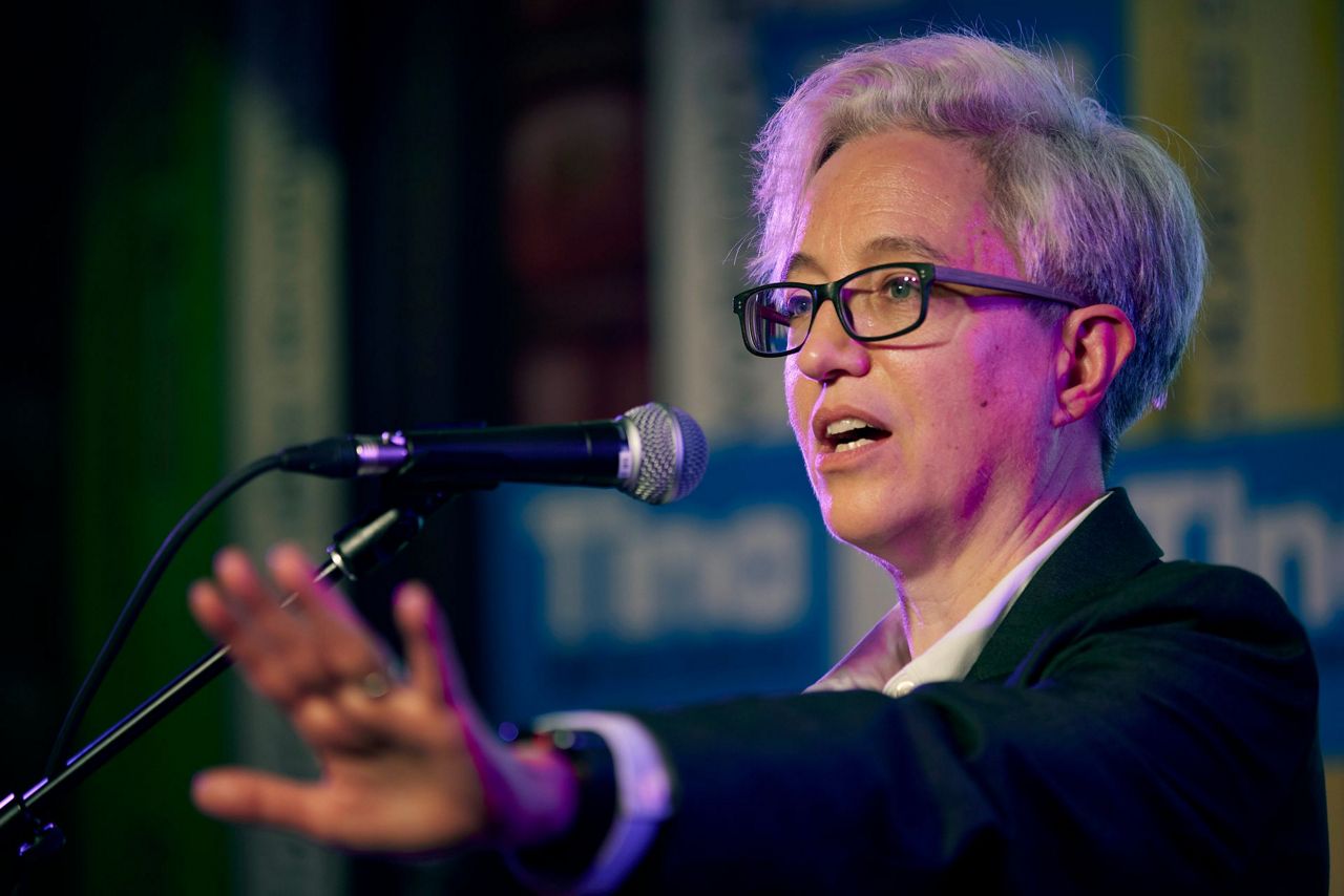 Moderate, progressive face off in Oregon governor primary