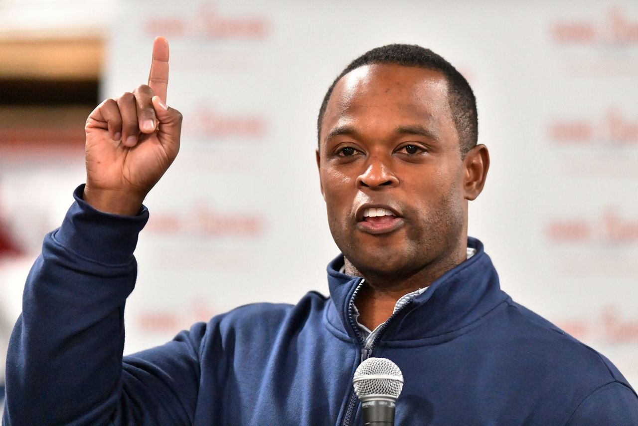 Cameron tries to energize growing GOP base in challenging Democratic ...