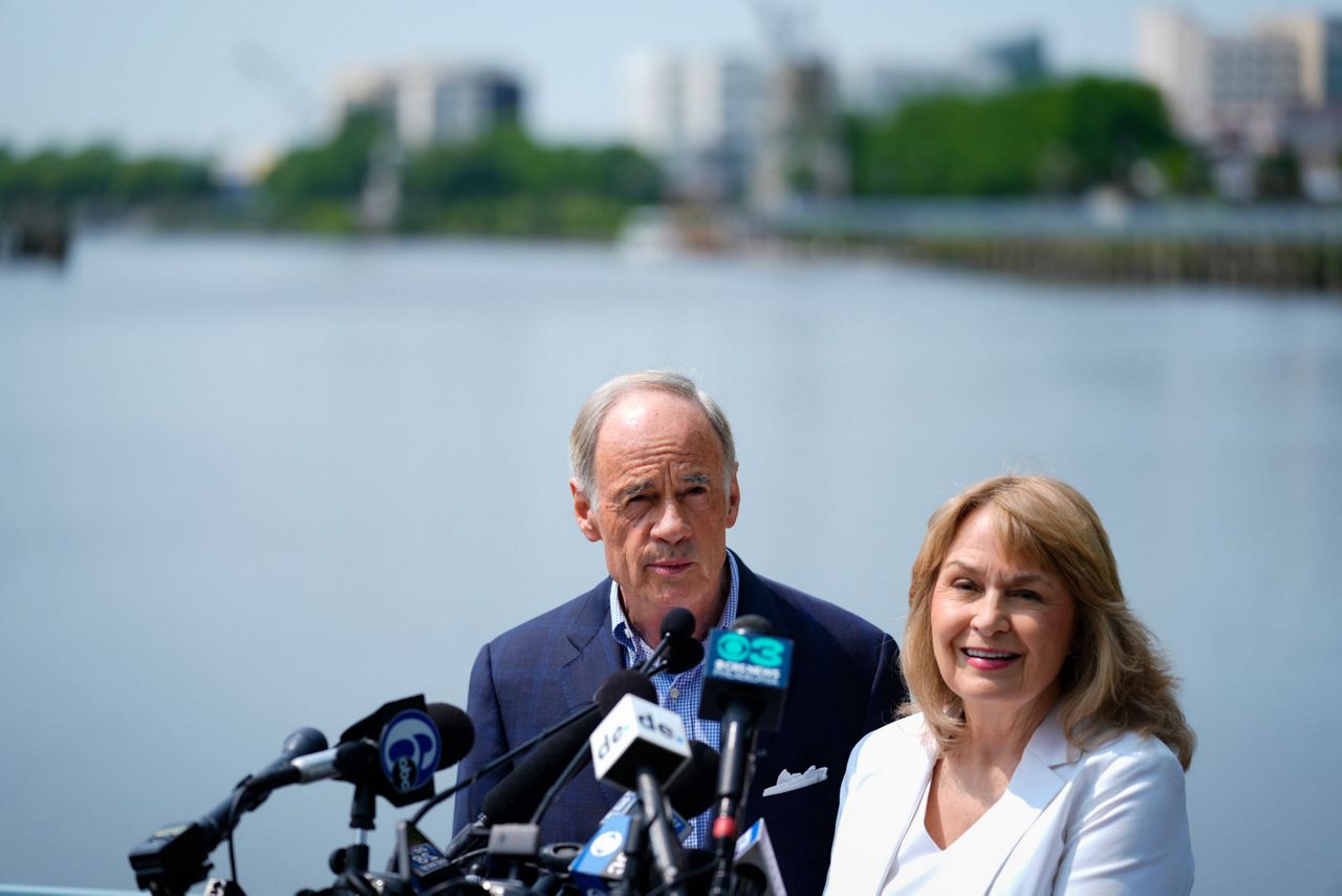 Democratic Sen. Tom Carper of Delaware won't seek reelection, opening ...