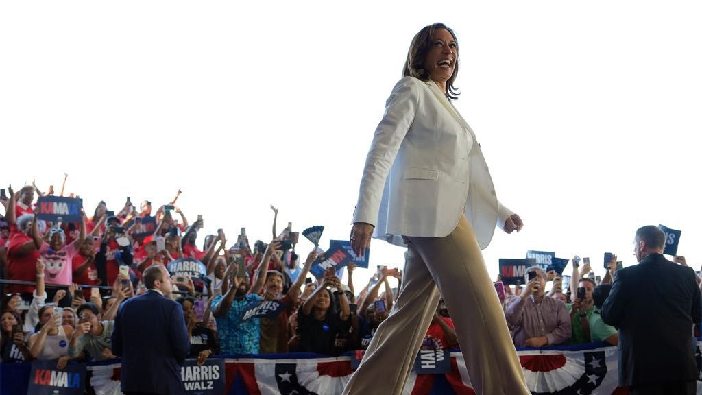 Harris and Walz continue whirlwind rally tour in Detroit