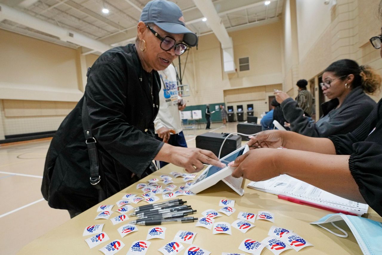 Mississippi Republican Sen. Wicker advances to general election. State ...