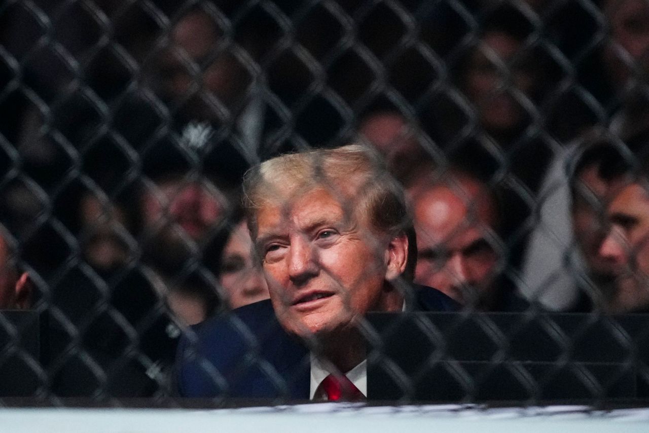 Trump loves the UFC. His campaign hopes viral videos of his appearances ...