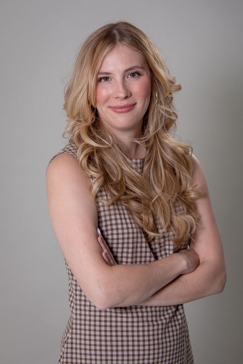 Rom-com author Emily Henry knows the secret to having a healthy ...