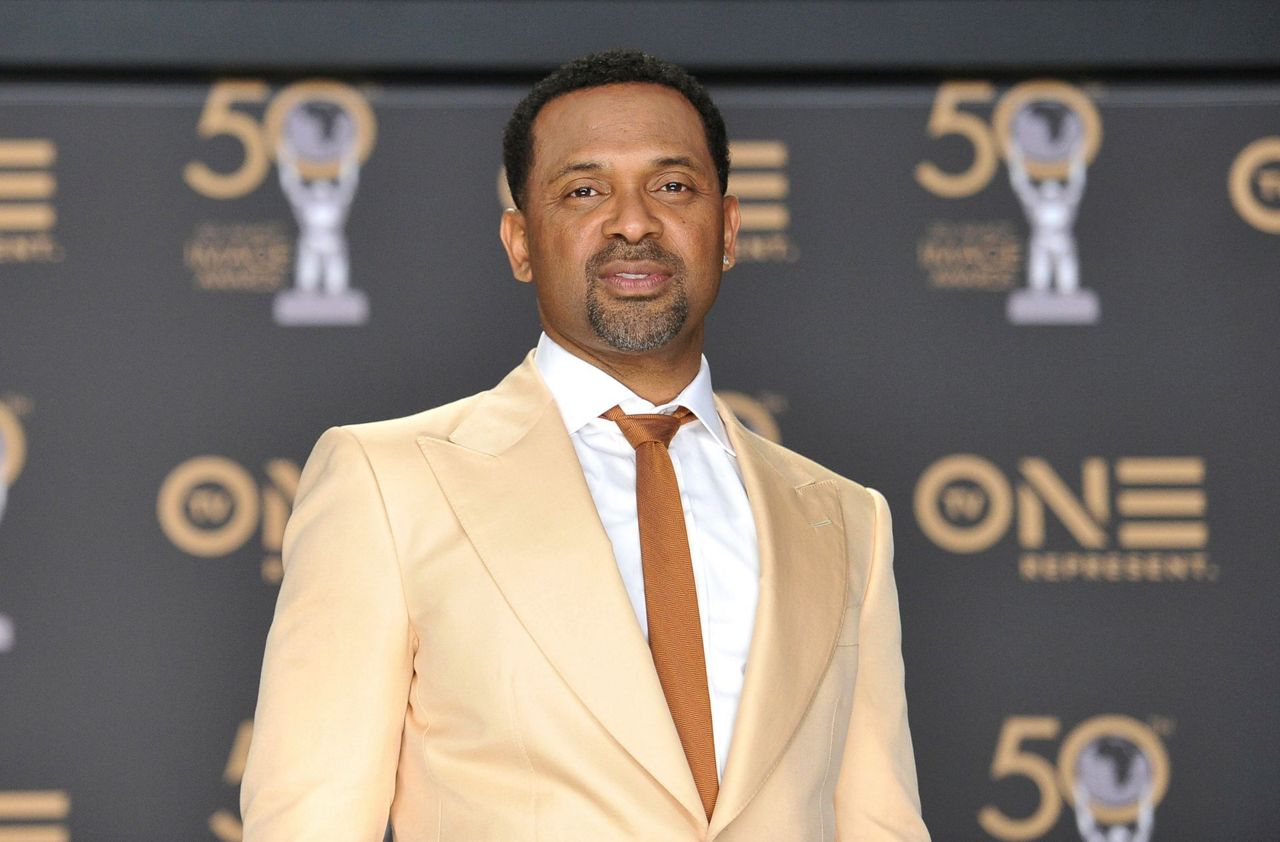Actor Mike Epps apologizes after TSA seizes gun at airport