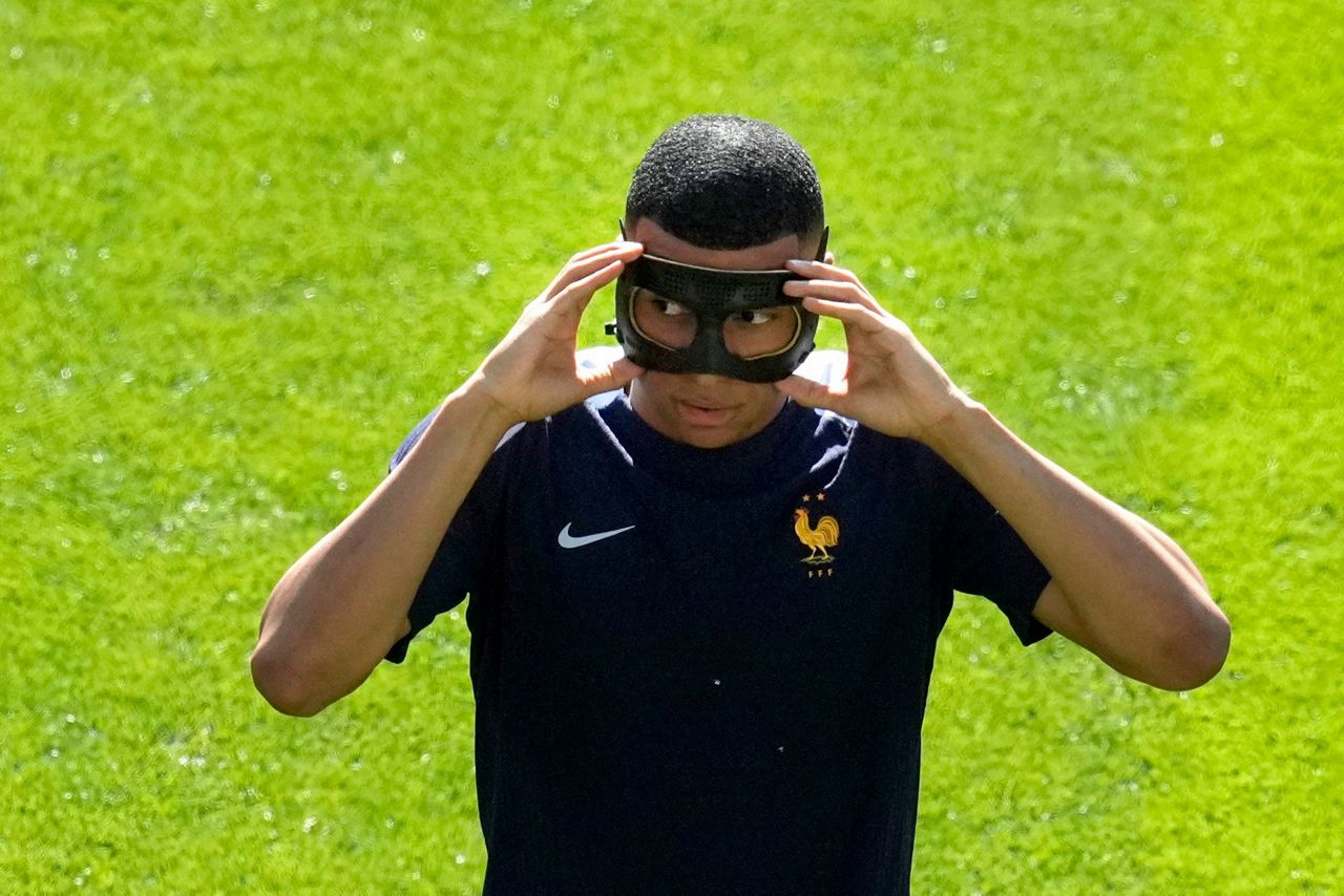 Kylian Mbappé starting for France at Euro 2024 and will wear a mask ...