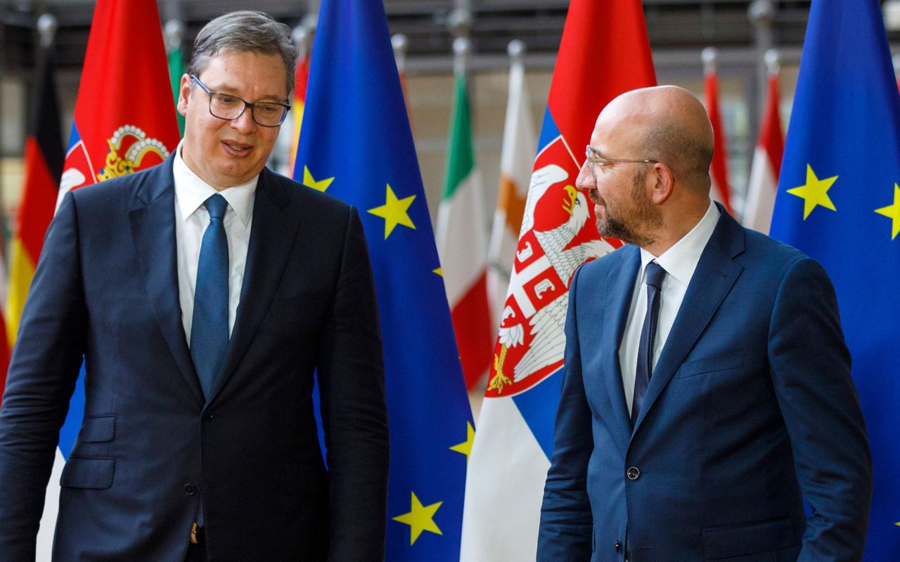 Serbia, Kosovo commit to EU talks on normalizing ties