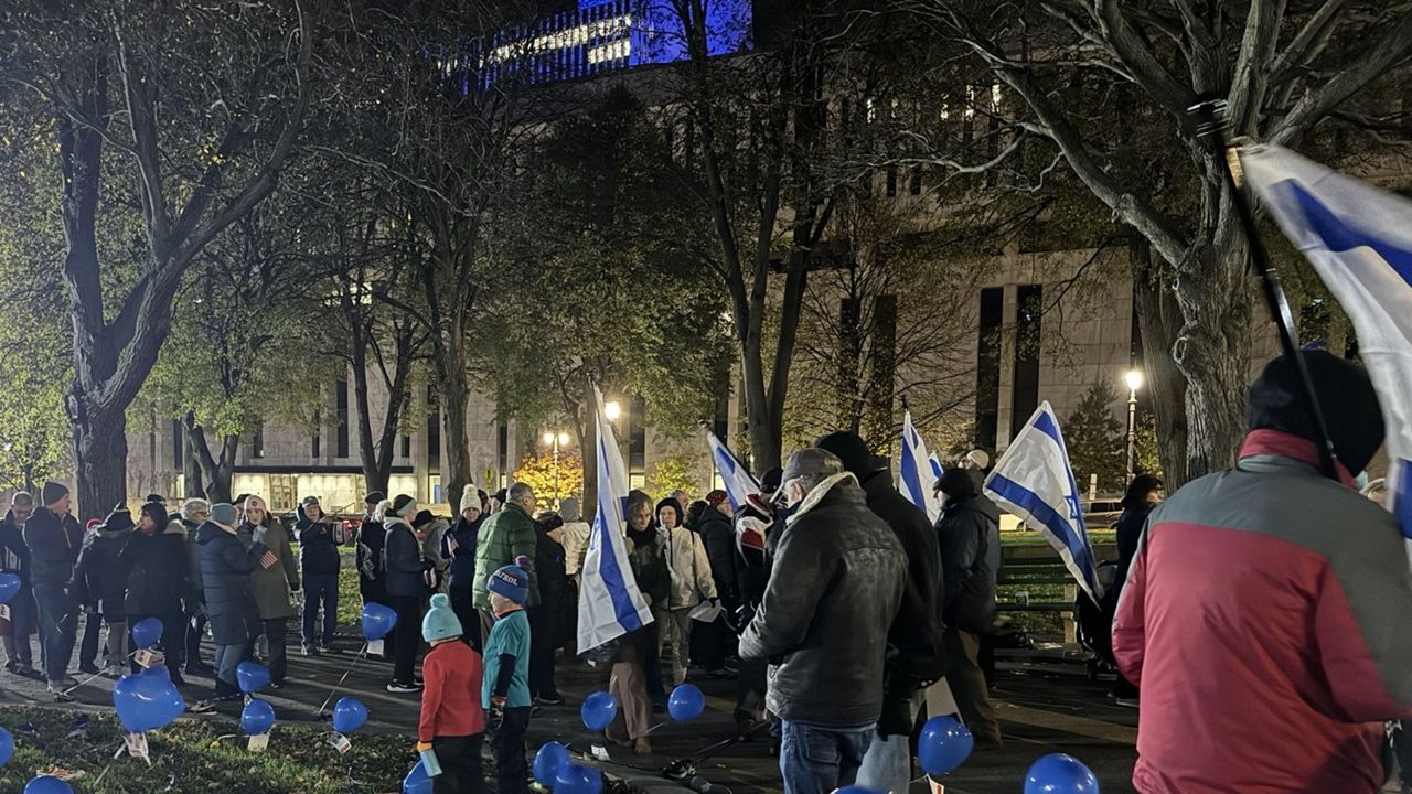 Hundreds show support for Israel at Albany rally