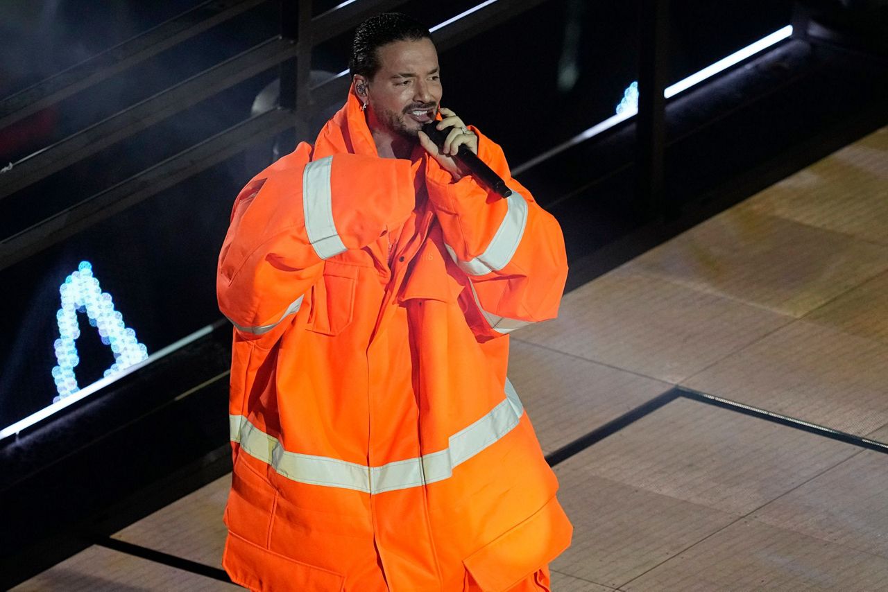 J Balvin returns to his reggaeton roots on the romantic 'Amigos' — and ...