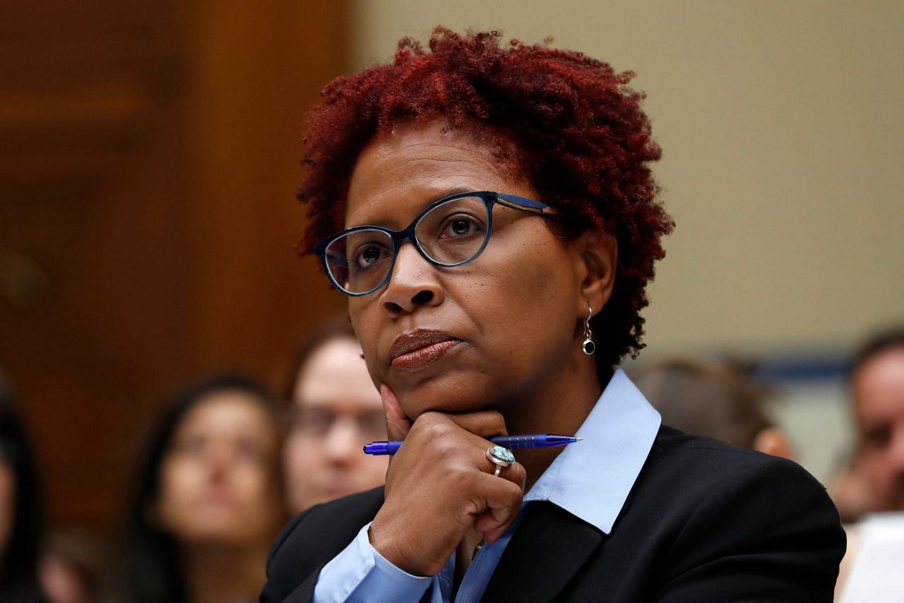 Watchdog says FBI has access to about 640M photographs