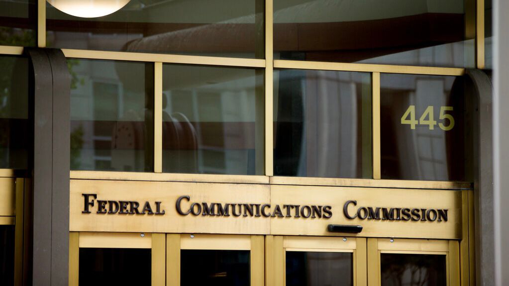 U.S. looks at regulating connected vehicles to stop tracking