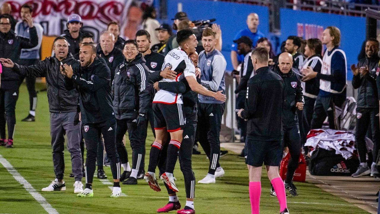 Dallas wins over Dynamo 2-0