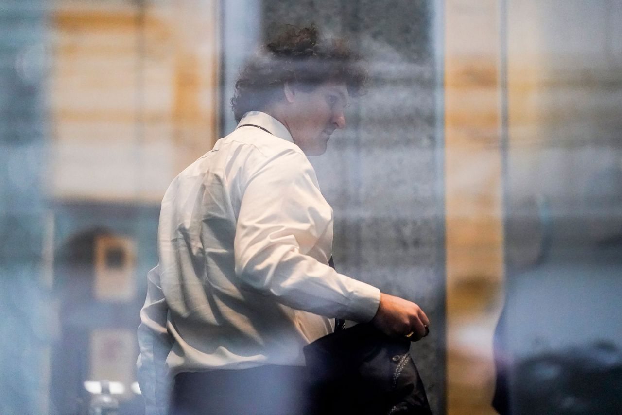 FTX founder keeps talking, ignoring typical legal strategy