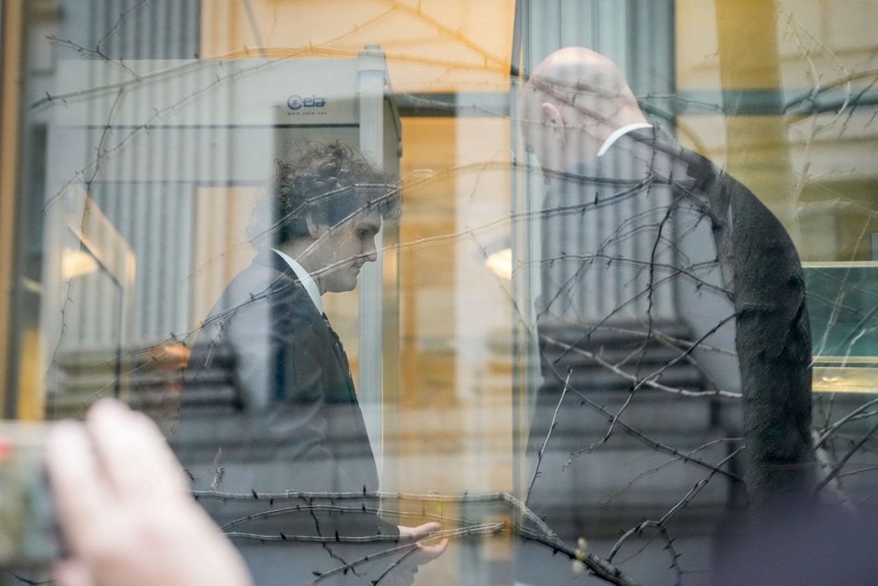 FTX founder keeps talking, ignoring typical legal strategy