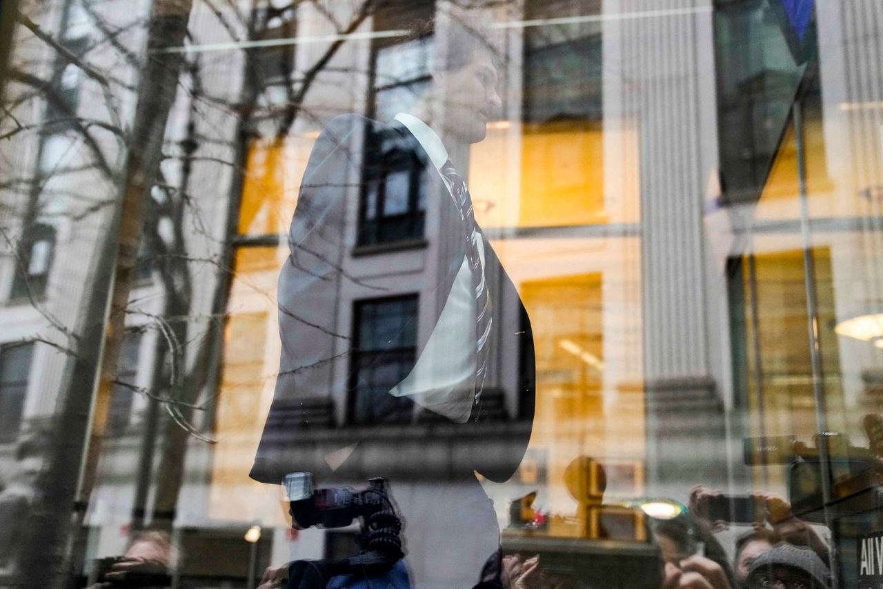 FTX founder keeps talking, ignoring typical legal strategy