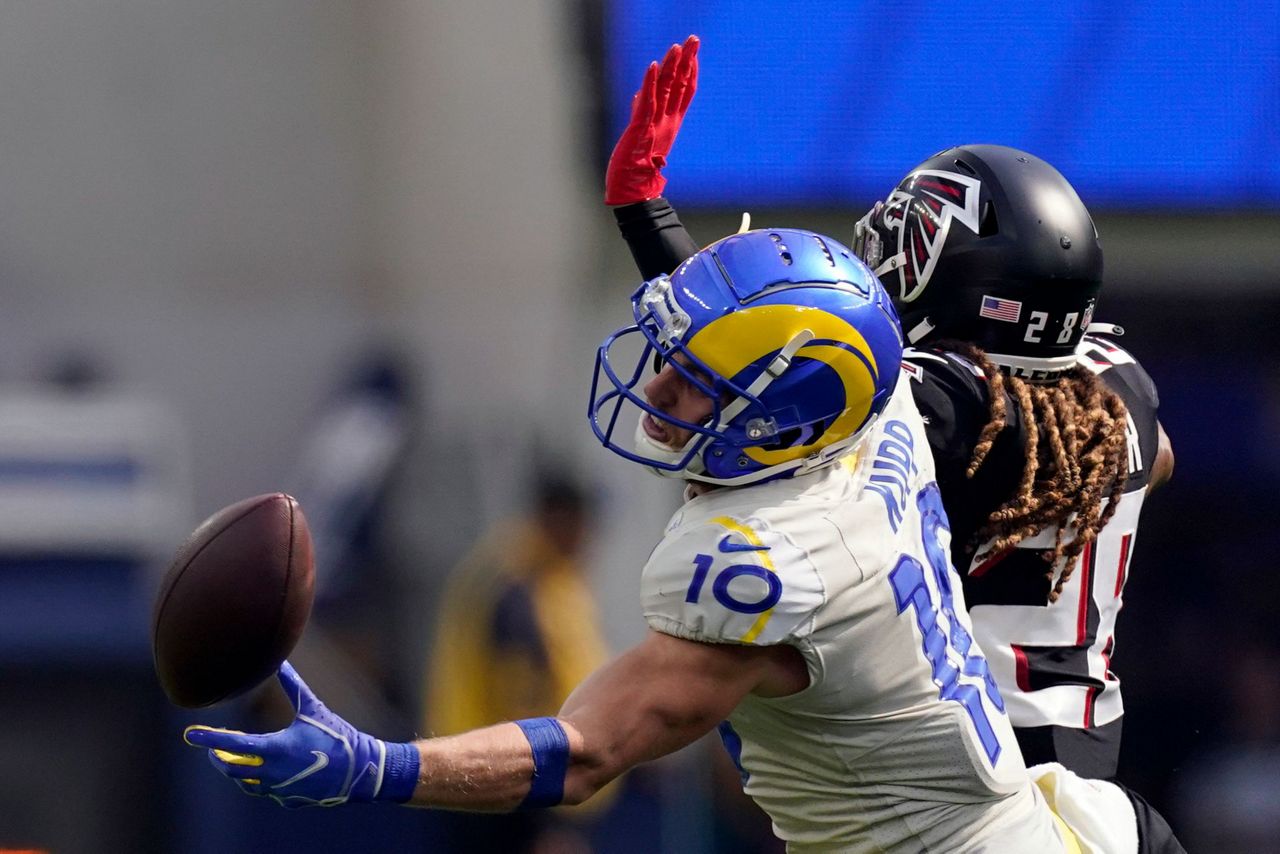 Stafford, Rams hold off Falcons for 31-27 victory