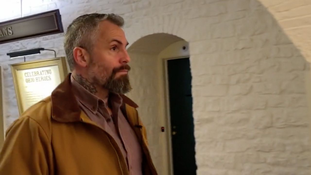 Former officer speaks out about Jan. 6 attack