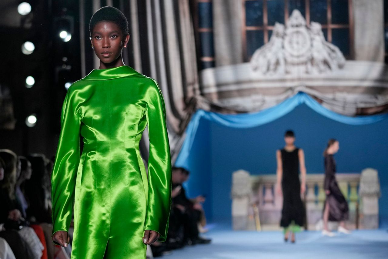 Tory Burch deconstructs classic style in new NYFW collection