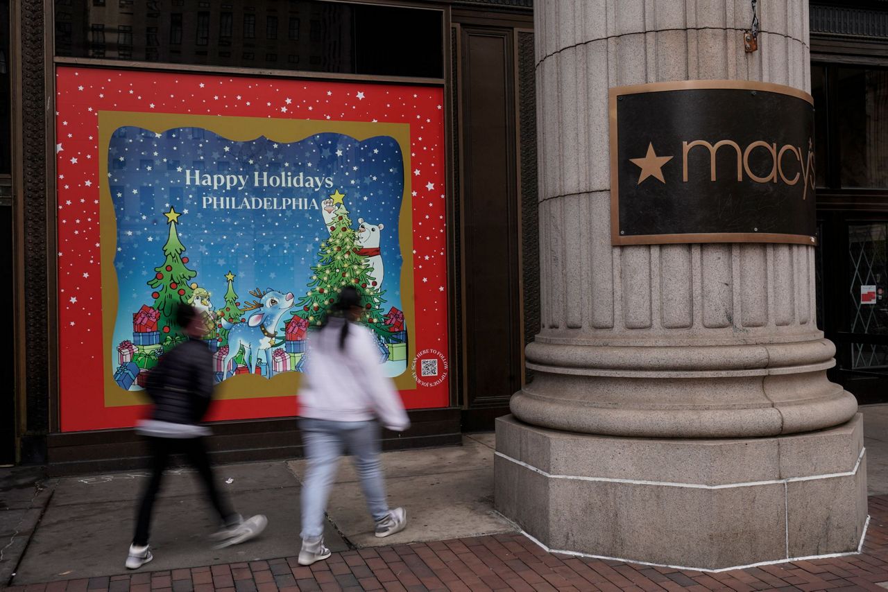 Man suspected of shoplifting stabs 2 security guards at Philadelphia ...