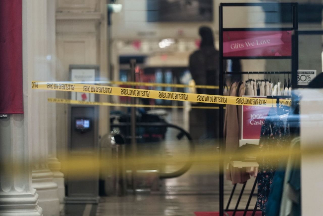 Man suspected of shoplifting stabs 2 security guards at Philadelphia ...