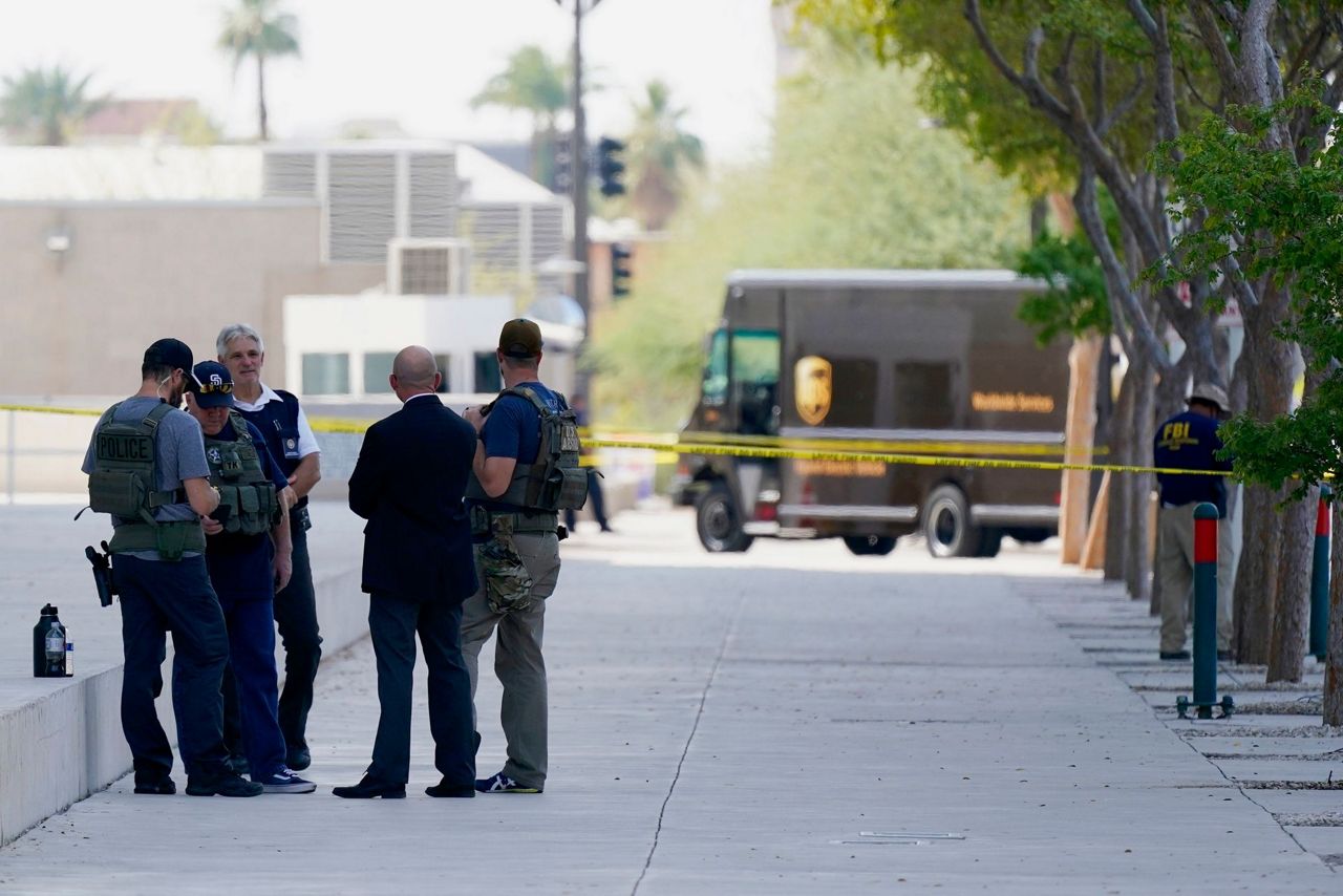 Phoenix courthouse shooting suspect agrees to remain jailed