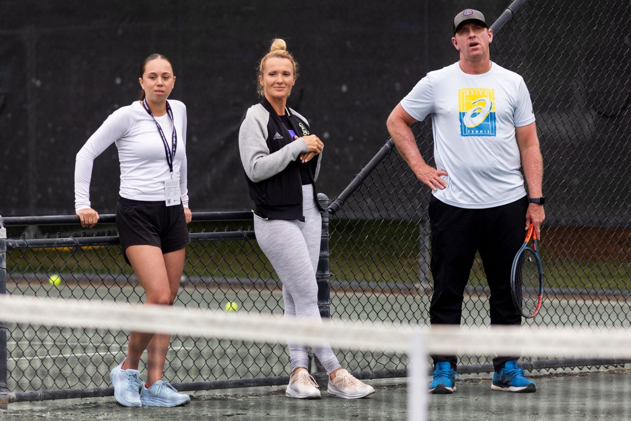 Women's tennis tour program provides education, exposure for female coaches