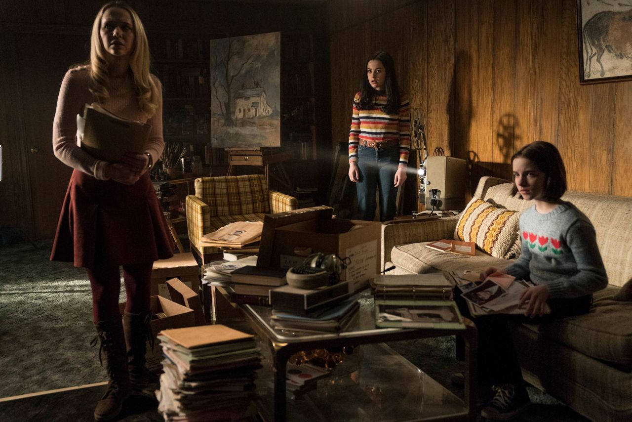 Review: In latest 'Annabelle,' a babysitting gig goes awry