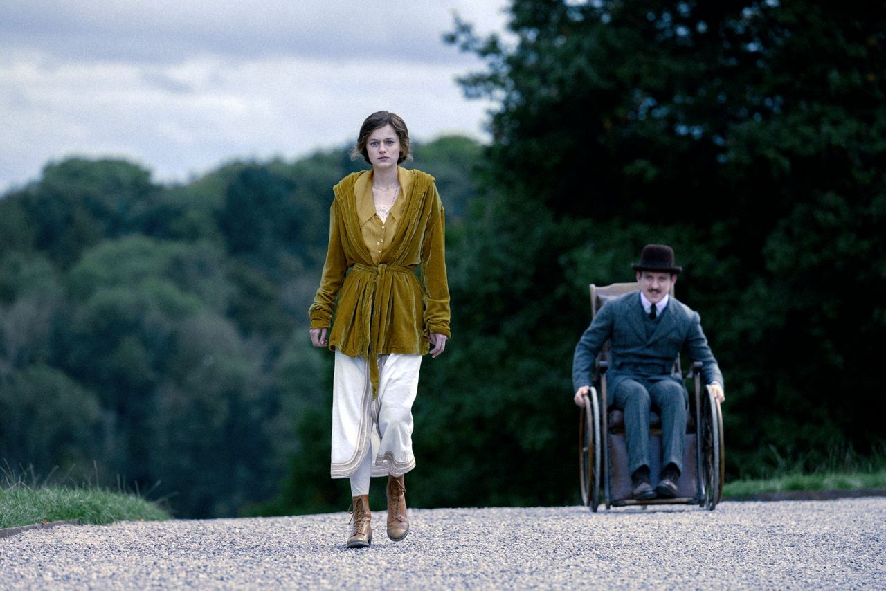 Review: Emma Corrin gives us a vibrant new 'Lady Chatterley'