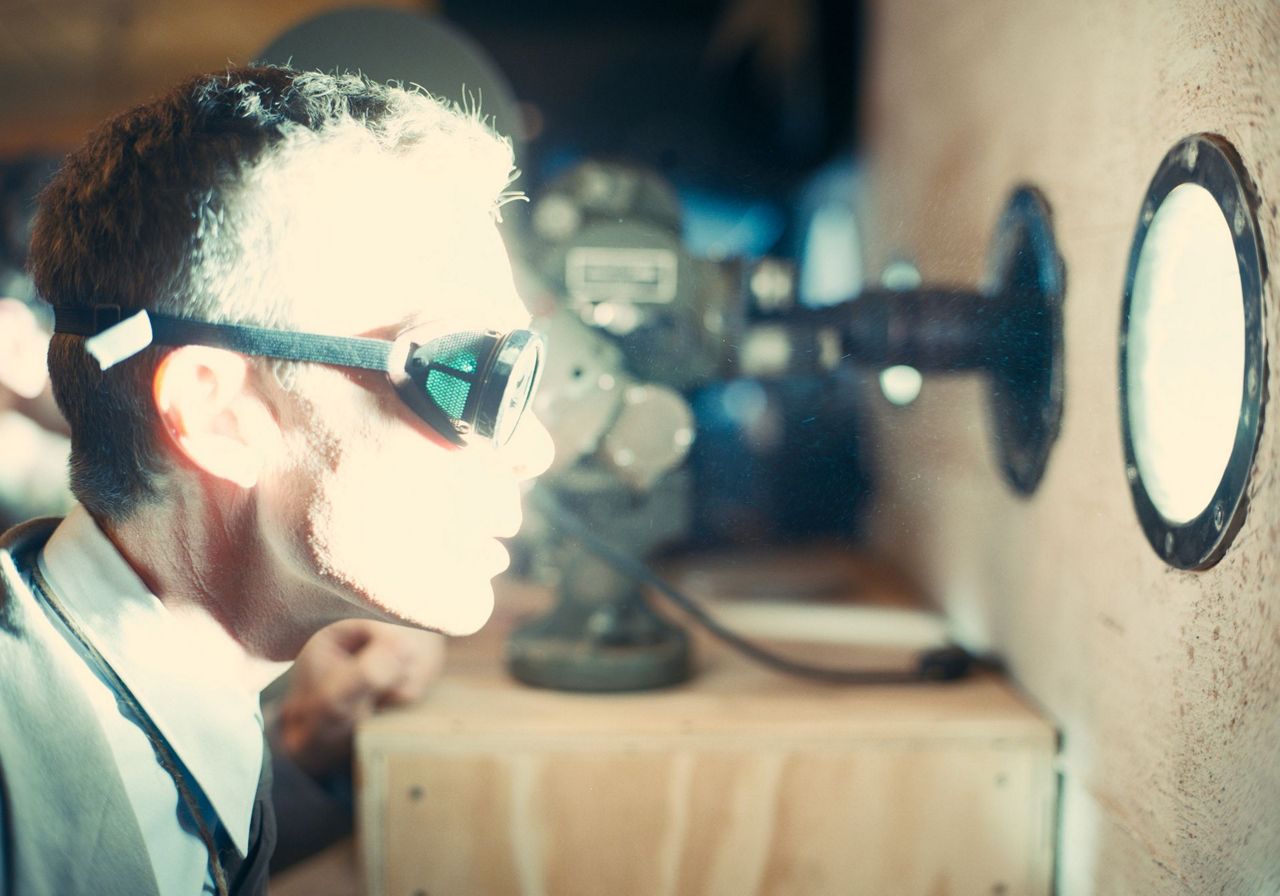 In ‘Oppenheimer,’ Christopher Nolan builds a thrilling, serious ...
