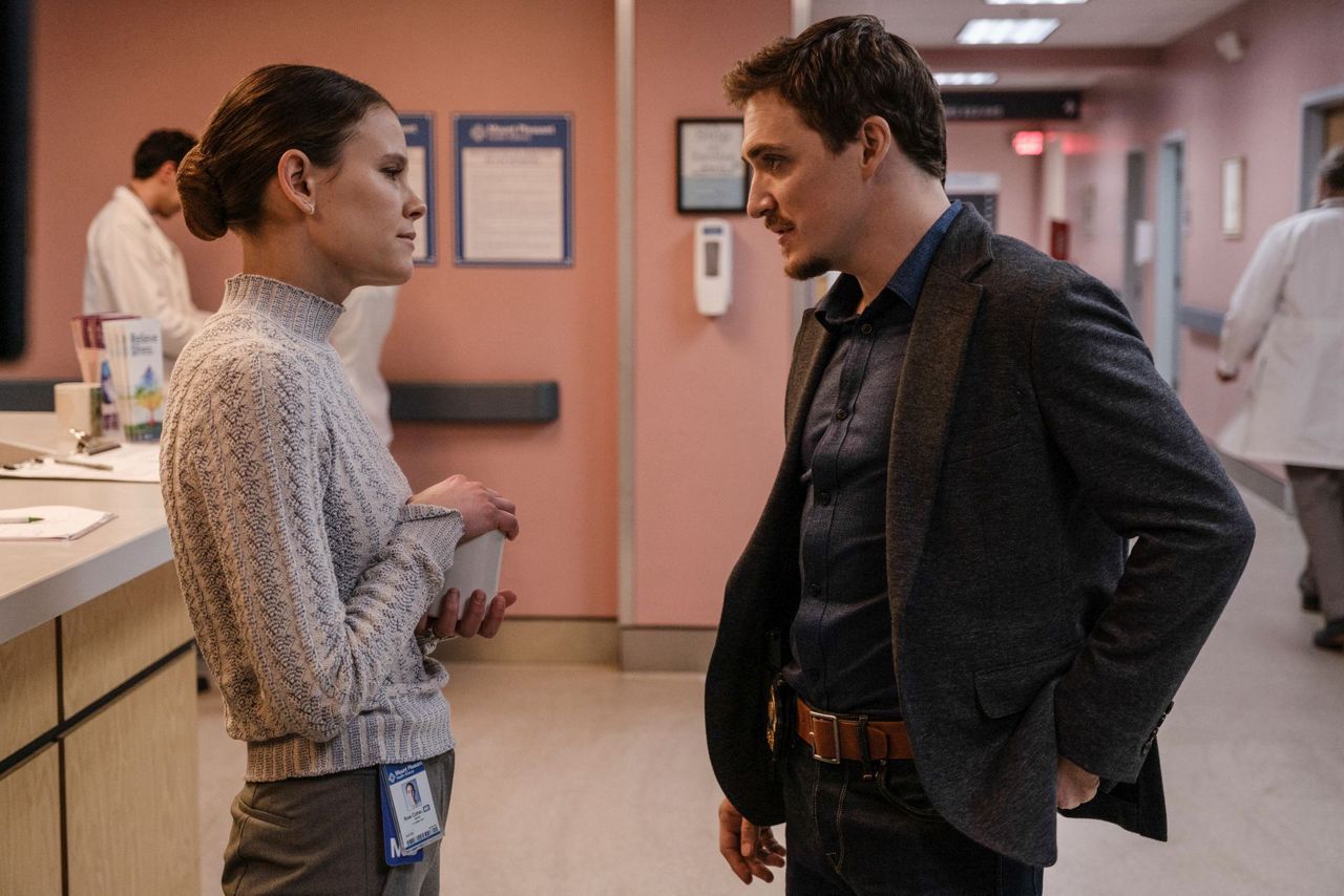 Review: 'Smile' turns twisted grin into bland horror flick