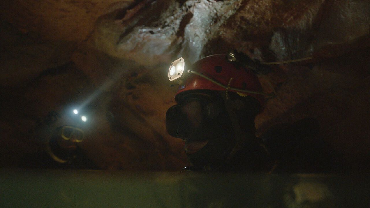 Review: Thai cave incident explored in riveting ‘The Rescue’