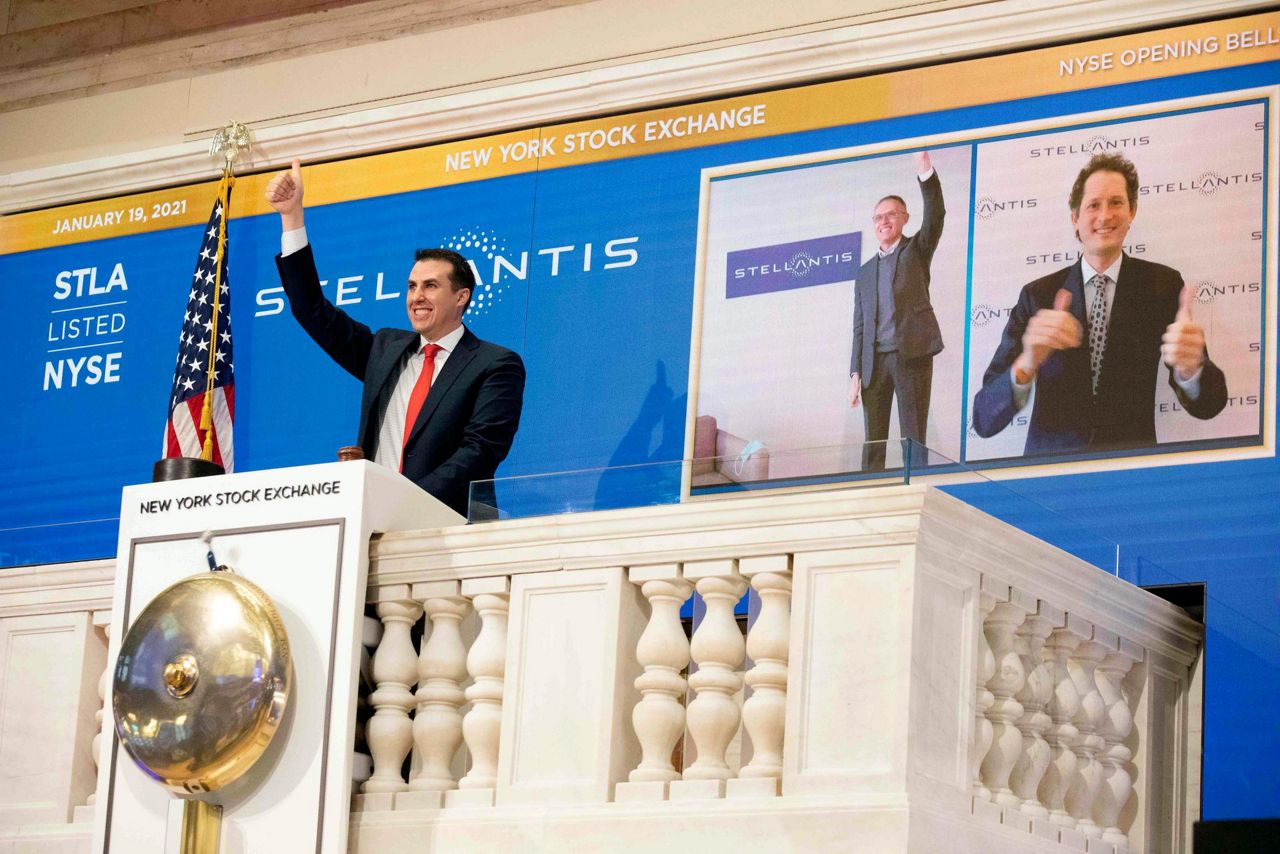 Asian shares mostly higher as Biden inauguration approaches