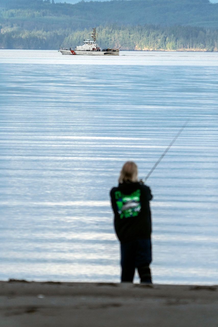 1 dead, 9 missing after floatplane crashes in Puget Sound