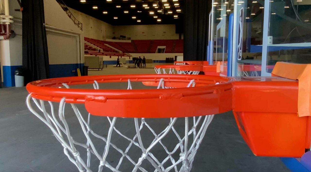 Polk County rolls out the red carpet for the Florida Gators