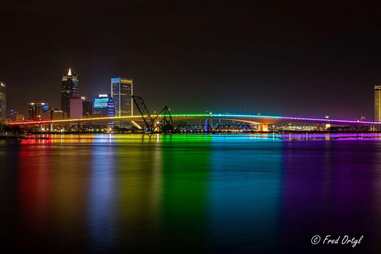 Florida reverses itself, will allow rainbow bridge lighting