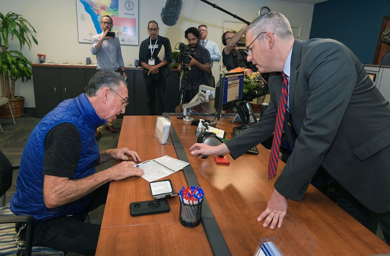 Former felons can begin registering to vote in Florida