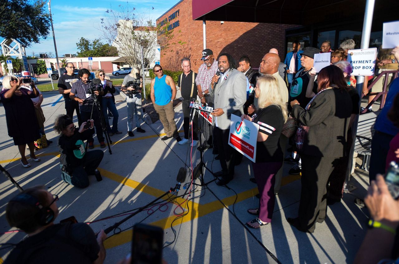 Former felons can begin registering to vote in Florida