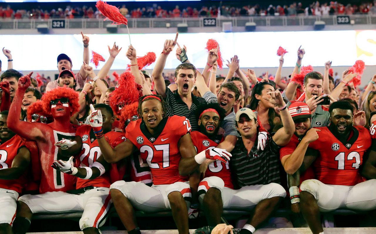 Fromm throws 3 TDs, No. 7 Georgia beats No. 9 Florida 36-17