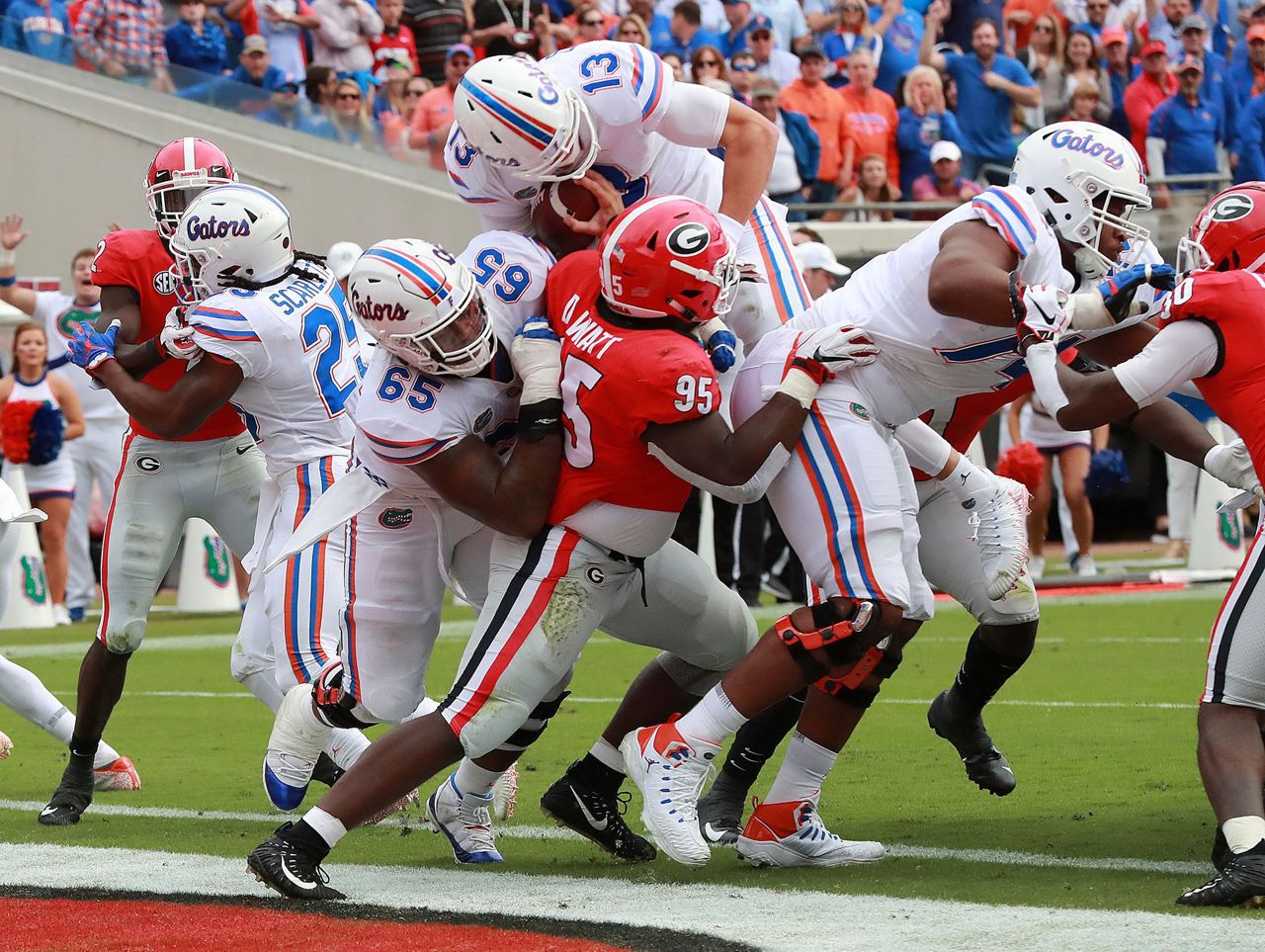 Fromm throws 3 TDs, No. 7 Georgia beats No. 9 Florida 36-17