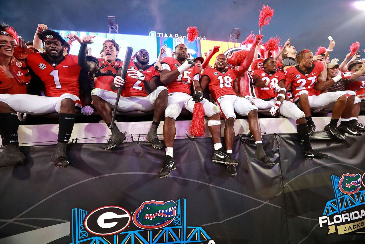 Fromm throws 3 TDs, No. 7 Georgia beats No. 9 Florida 36-17