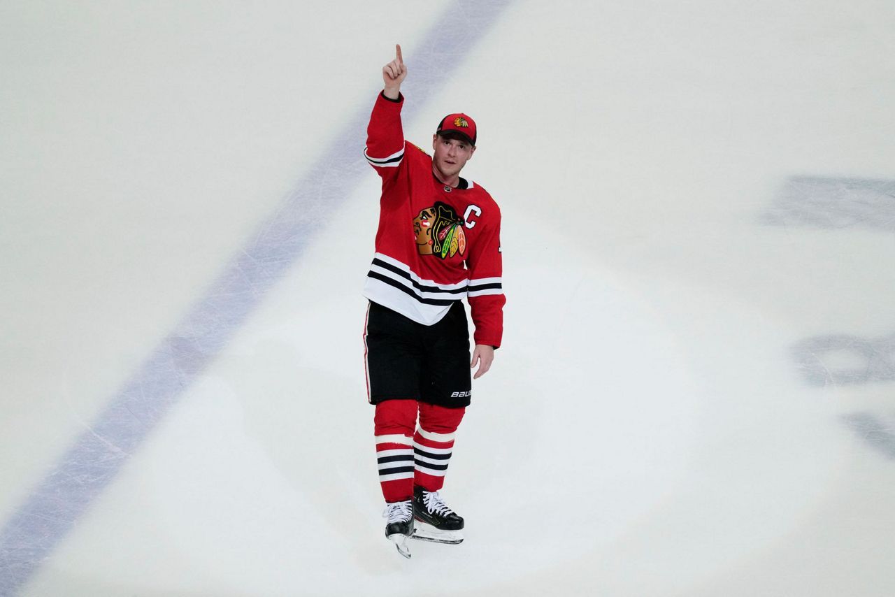 Blackhawks announce Toews will not be back next season